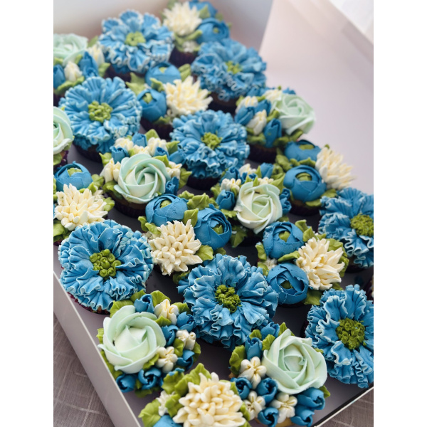 Blossom Blue - Floral Cakery